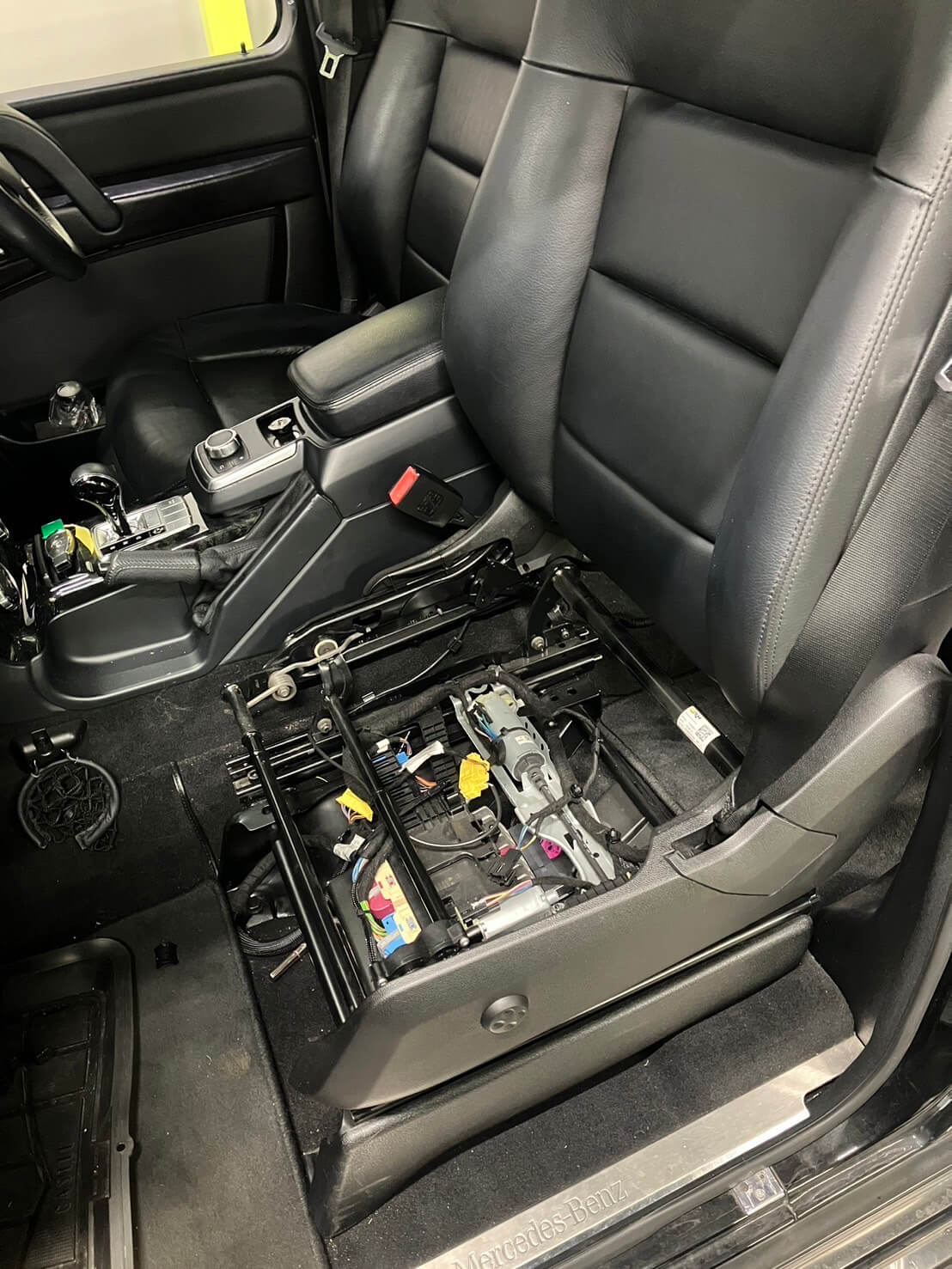 ベンツのSRSシステム故障｜エアバッグ警告灯の消し方は？修理は必要？ | N-TWO株式会社｜名古屋市北区の自動車会社